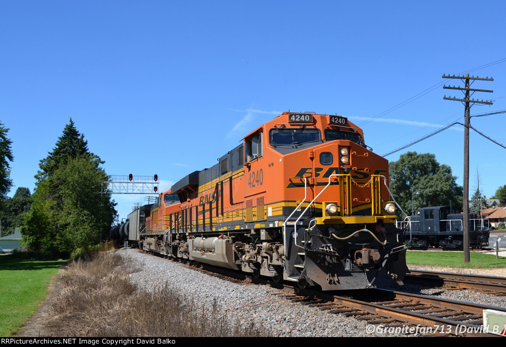 BNSF 4240